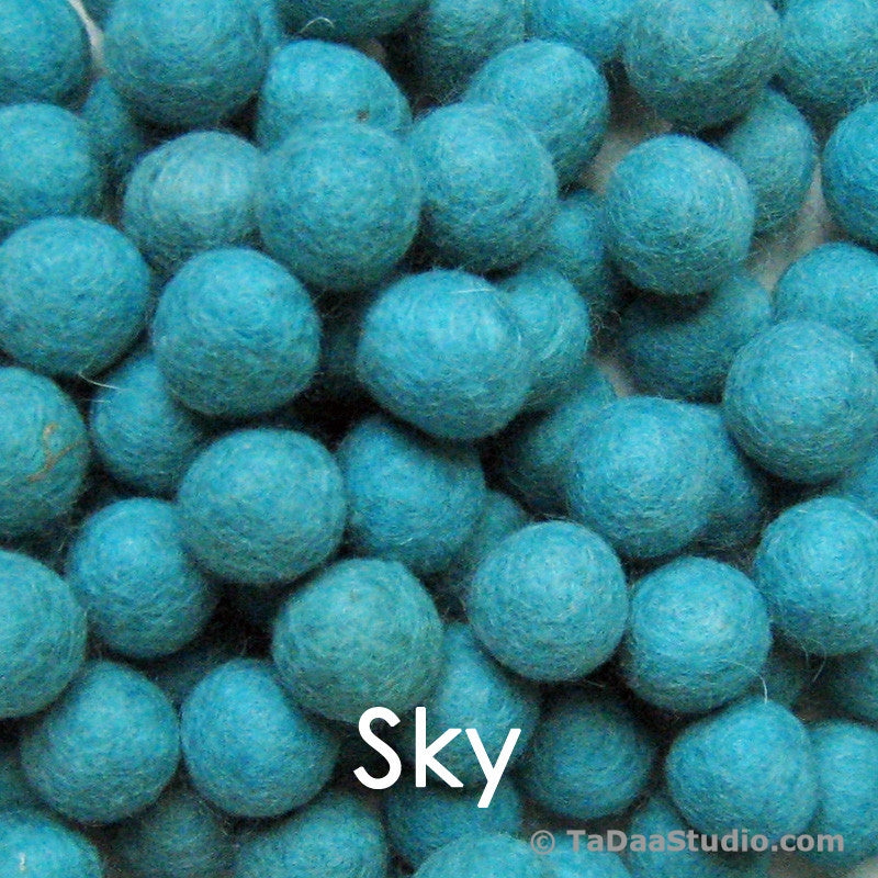 Sky Wool Felt Ball - TaDaa Studio – TaDaa! Studio